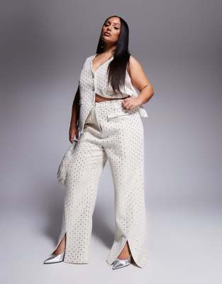 ASOS LUXE Curve – Verziertes Bouclé-Set in Creme mit Weste mit Schleife ...
