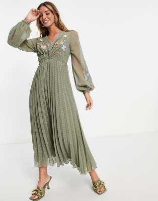 ASOS DESIGN - Robe mi-longue en tulle plumetis plissée et torsadée sur le devant à motifs brodés ...