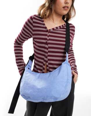 Baggu 8"" x 13.75"" medium nylon crescent bag in cornflower blue | ASOS