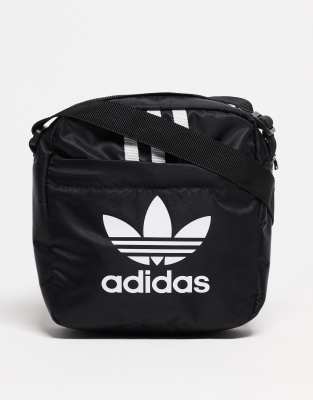 Bandolera pequeña negra y blanca de adidas Originals | ASOS