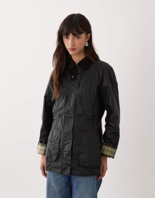 Barbour – Beadwell – Salviagrön, vaxad jacka | ASOS