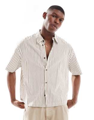 Bershka – Beige, strukturrandig skjorta | ASOS