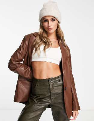 Bershka - Blazer oversize en similicuir - Marron | ASOS