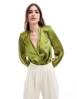 Body verde oliva escotado con hombreras de ASOS DESIGN | ASOS
