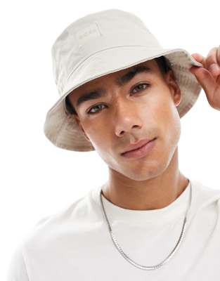 BOSS - Bob à logo - Beige | ASOS
