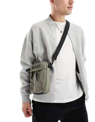 BOSS - Stormy - Sac bandoulière - Vert kaki | ASOS