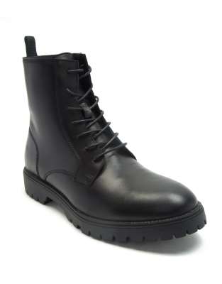 Botas negras con cordones de cuero Jax de Off The Hook | ASOS