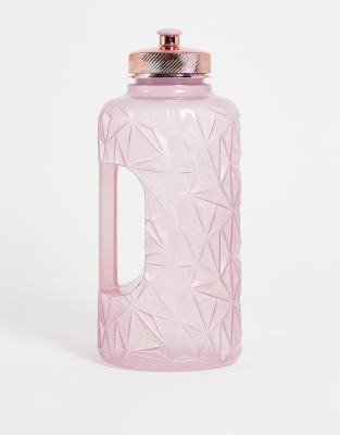 Botella de agua rosa de 1,8 litros con facetas de Typo | ASOS