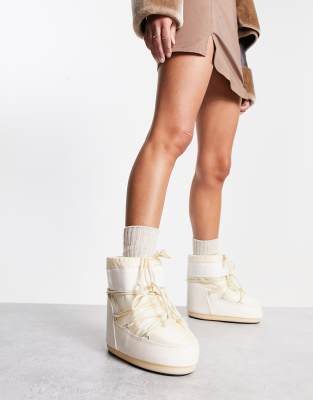 Botines color crema impermeables de nailon Icon de Moon Boot | ASOS