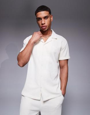 Camisa color crema con detalle de punto gofrado de Sixth June (parte de ...