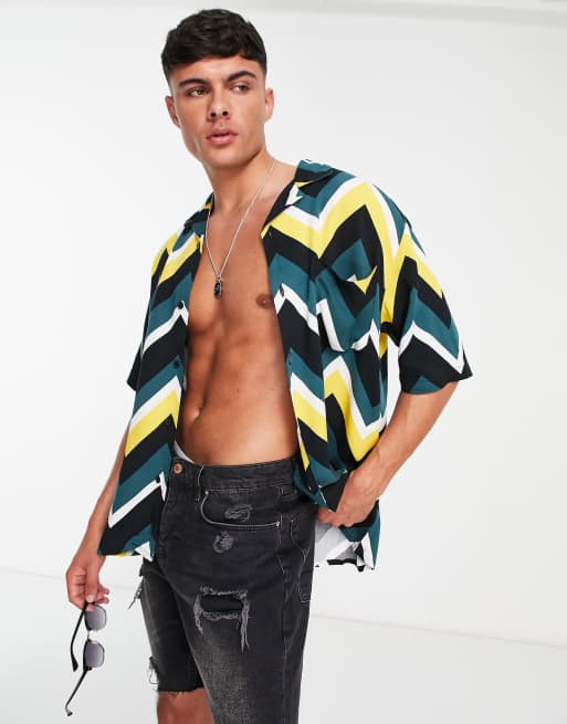 Camisa Extragrande De Manga Corta Con Estampado En Zigzag Y Cuello De