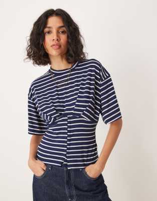 Camiseta azul marino a rayas con cintura estilo corsé y detalle de ...