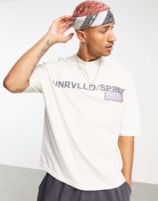 Camiseta Beis Extragrande Con Logo Estampado En El Pecho Y Parche A