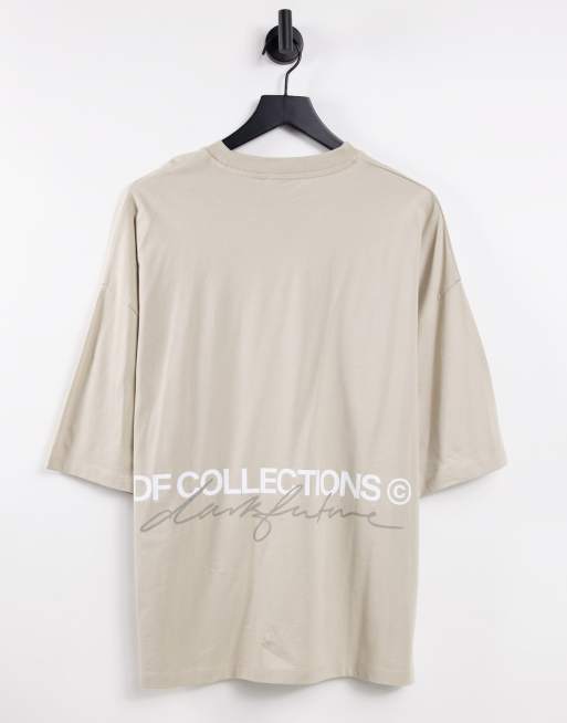 Camiseta Beis Extragrande Con Logo Estampado En La Espalda De Asos Dark