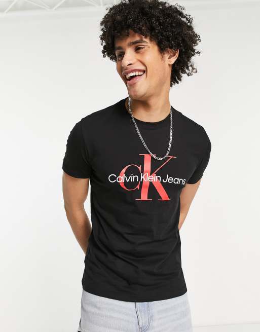 Camiseta negra de corte slim con monograma del logo en el pecho de Calvin Klein Jeans | ASOS