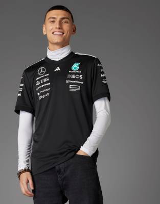 Camiseta negra de estilo piloto de carreras Mercedes Formula One de ...