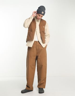 Carhartt WIP - Arbor - Veste sans manches teinte - Marron | ASOS