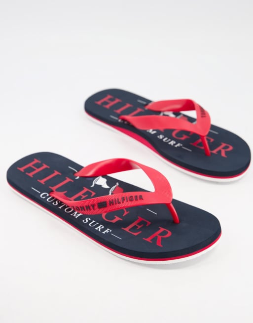 Chanclas playeras rojas con estampado náutico de Tommy Hilfiger | ASOS
