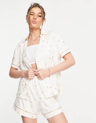 Chelsea Peers mini star print short pajama set in cream | ASOS