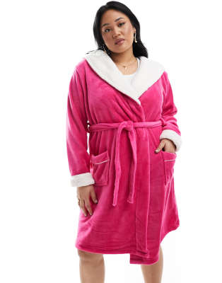 Chelsea Peers Plus cosy hooded robe in hot pink | ASOS