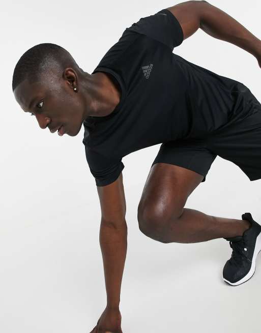 Черная футболка со светоотражающими элементами adidas Running | ASOS