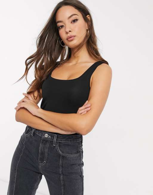 Черная майка с глубоким вырезом Vero Moda | ASOS