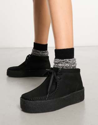 Clarks Originals - Wallabee Cup - Sorte læderstøvler med chunky sål | ASOS