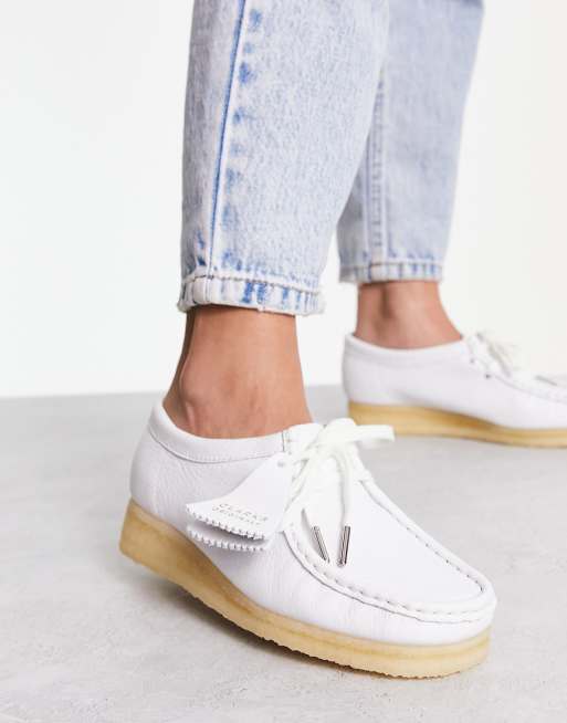 Clarks Originals Wallabee shoes in white leather | ASOS