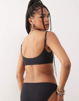 COLLUSION - Mix en match - Bandeau-bikinitopje en broekje van kreukelstof in zwart | ASOS