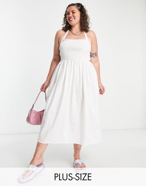 COLLUSION Plus - Midi-jurk met halternek, broderie en gesmokt detail in wit | ASOS