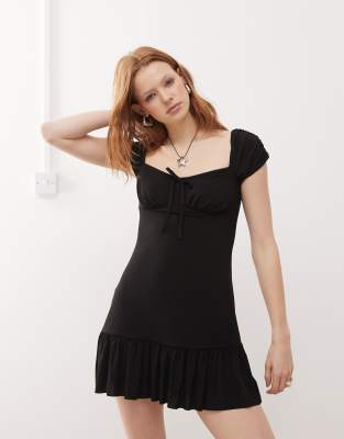 COLLUSION - Sort og stram korset-kjole i minilængde med rynkedetalje og ...