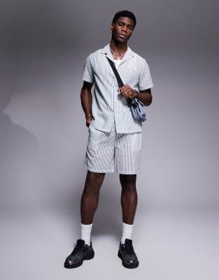 Conjunto playero gris oscuro de sirsaca de South Beach | ASOS