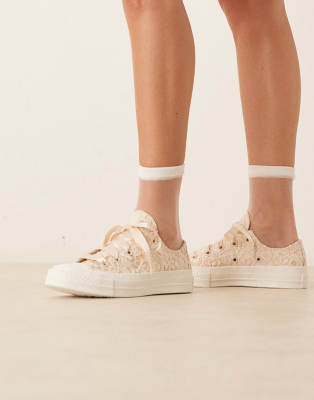 Converse Chuck 70 Ox sneakers in beige lace with ribbon laces | ASOS