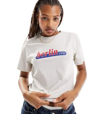 Cotton On oversized T-shirt with retro Berlin graphic | ASOS