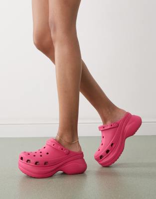 Crocs - Bae - Klompen in drakenfruit roze | ASOS