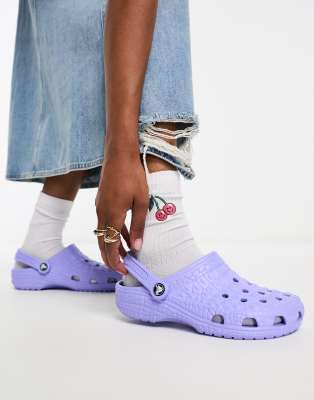 Crocs classic clogs in lilac croc emboss | ASOS