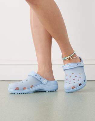 Crocs Classic frosted clog in blue | ASOS