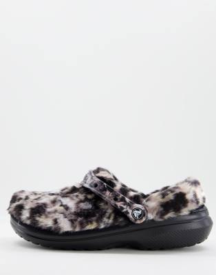 Crocs - Fur sure - Instapklompen met zwarte verf | ASOS