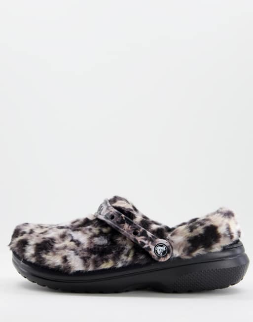 Crocs - Fur sure - Instapklompen met zwarte verf | ASOS