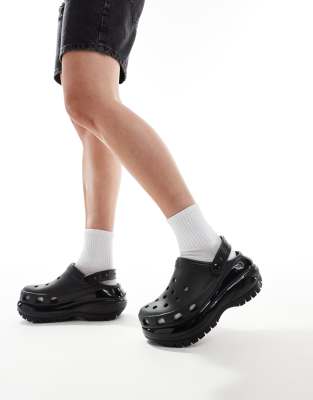 Crocs - Mega Crush - Clogs i sort | ASOS