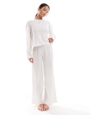 Daisy Street pyjama set in ditsy floral pointelle with gift bag | ASOS