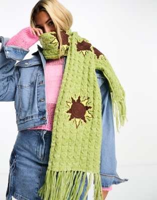 Daisy Street sun knitted scarf in green | ASOS