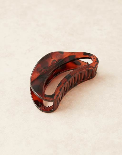 DesignB London curved hair claw in tortoiseshell | ASOS