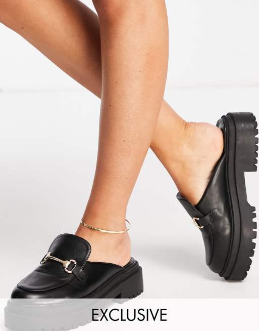 DesignB London Exclusive fine chain anklet in gold | ASOS