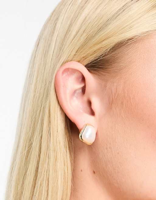 DesignB London pearl stud earrings in gold | ASOS