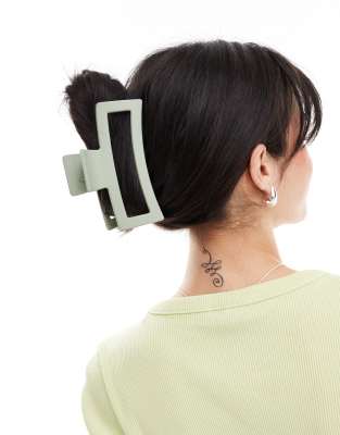 DesignB London XL hair claw in mint green | ASOS