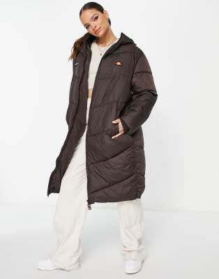 ellesse – Mantel in Braun mit Chevron-Steppmuster und Logo | ASOS
