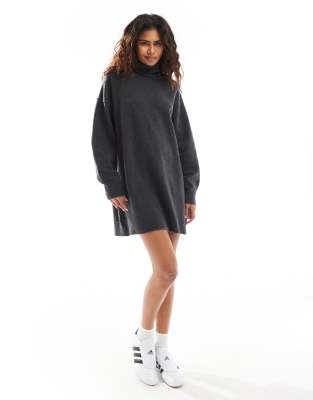 Exclusivité ASOS - Weekday - Annie - Robe courte en laine mélangée avec col roulé - Noir chiné ...