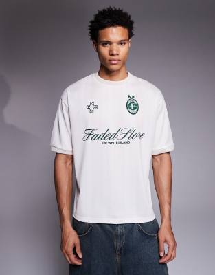 Faded Store striker football tee in white | ASOS