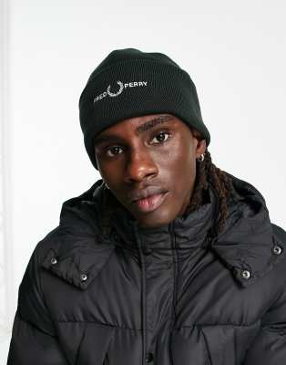 Fred Perry - Bonnet à imprimé graphique - Vert | ASOS